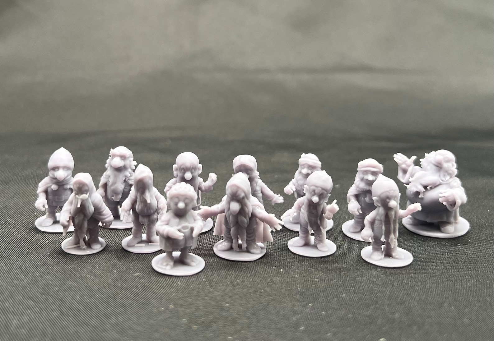 The Hobbit 20 Miniature Mini Figures Rankin Bass LOTR DND Tabletop ...