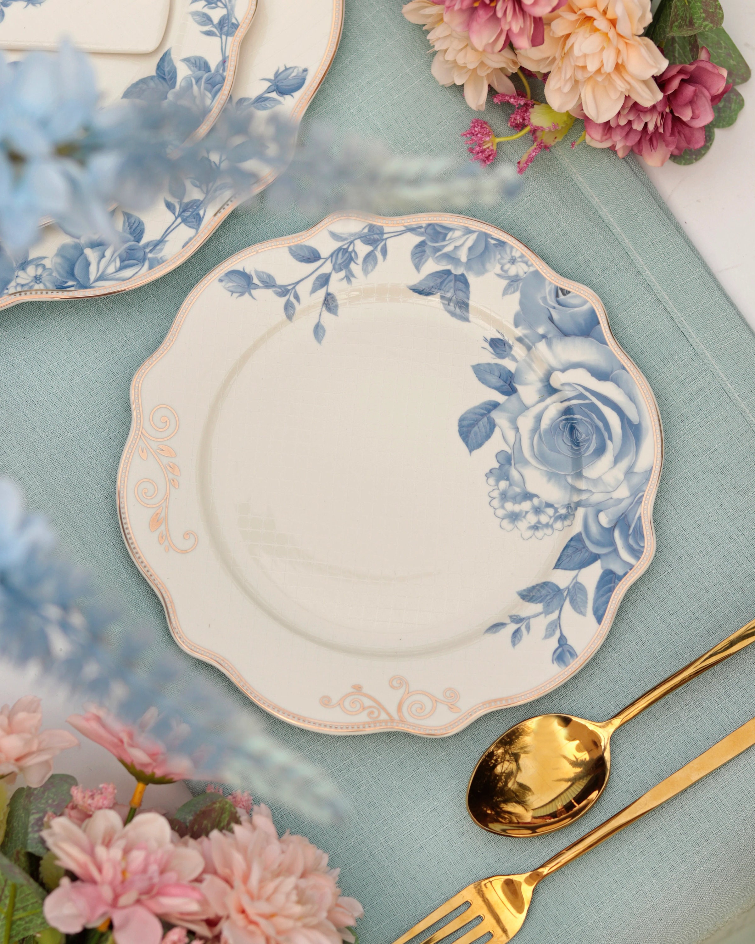 Porcelain Dinner Set, Aesthetic 8-piece Dining & Snack Set for Elegant ...