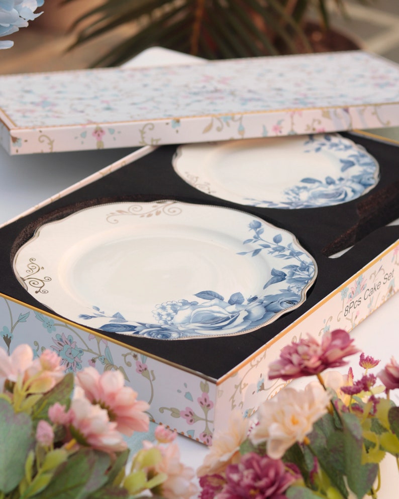 Porcelain Dinner Set, Aesthetic 8-piece Dining & Snack Set for Elegant ...