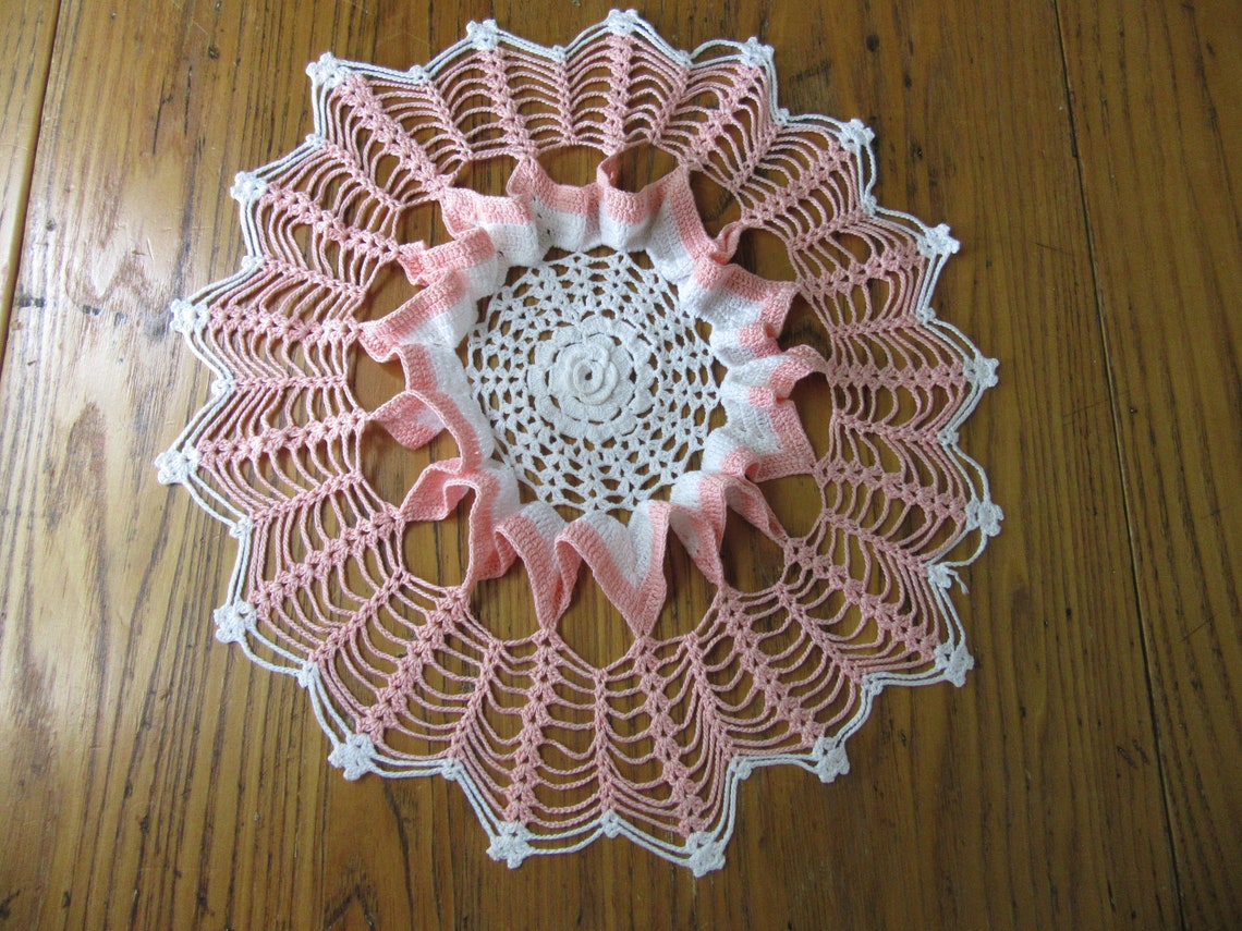 Vintage Peach & White Crochet Doily, Fluted Edge, 18" - Etsy