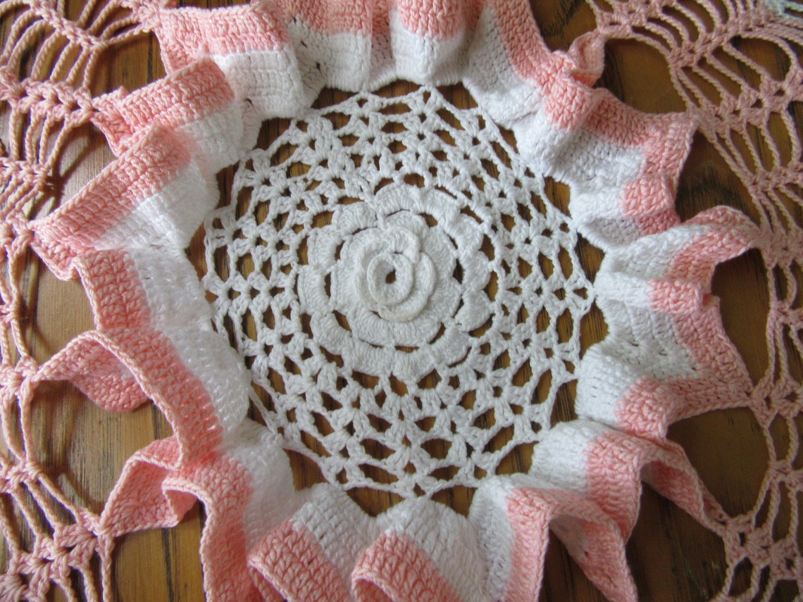 Vintage Peach & White Crochet Doily, Fluted Edge, 18" - Etsy