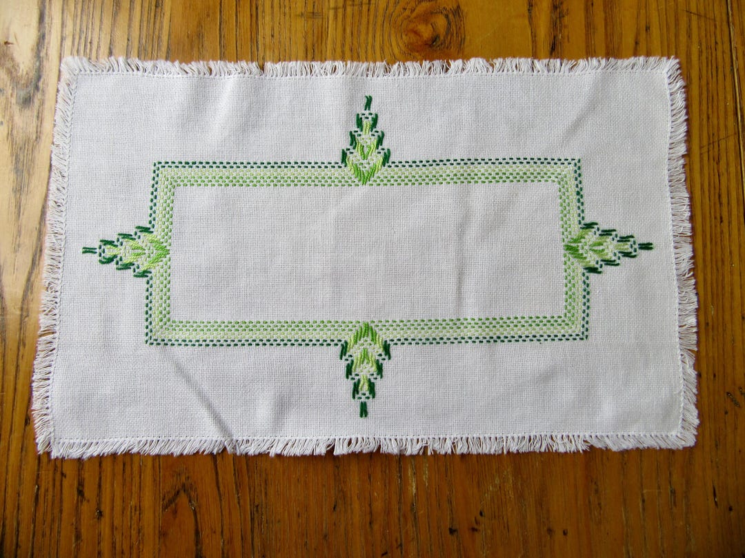 Vintage Swedish Huck Doily, Green Embroidery, Tray Cloth, Huck Weaving ...