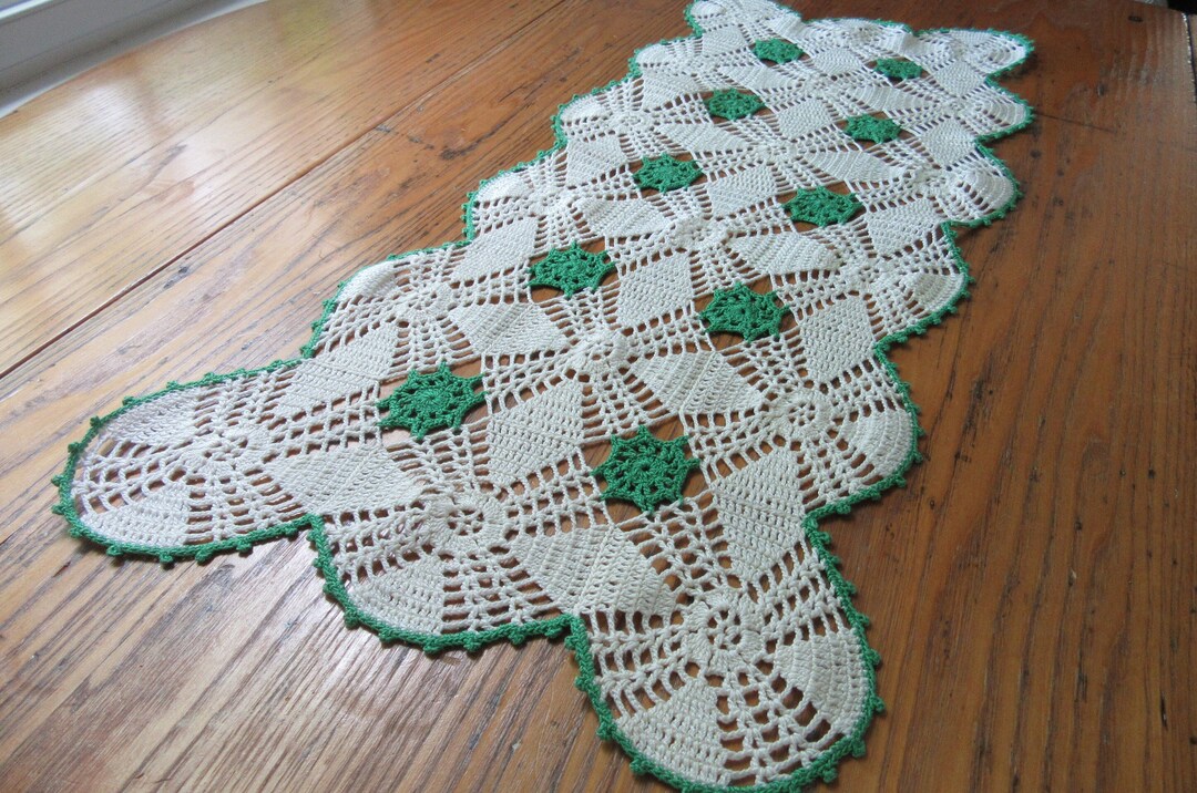 Vintage Crochet Table Runner, Crochet Table Scarf, White & Green ...