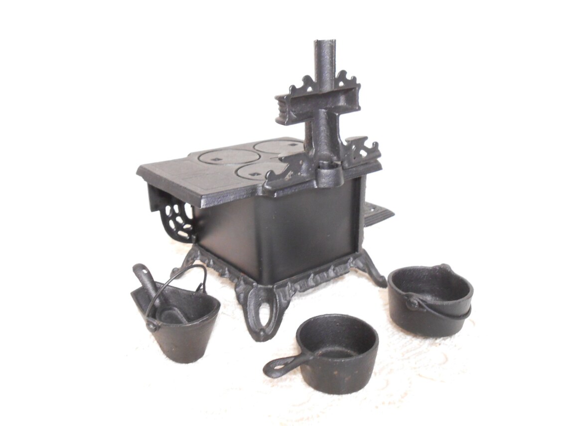 Vintage Queen Toy Cast Iron Stove W/ Accessories | Etsy