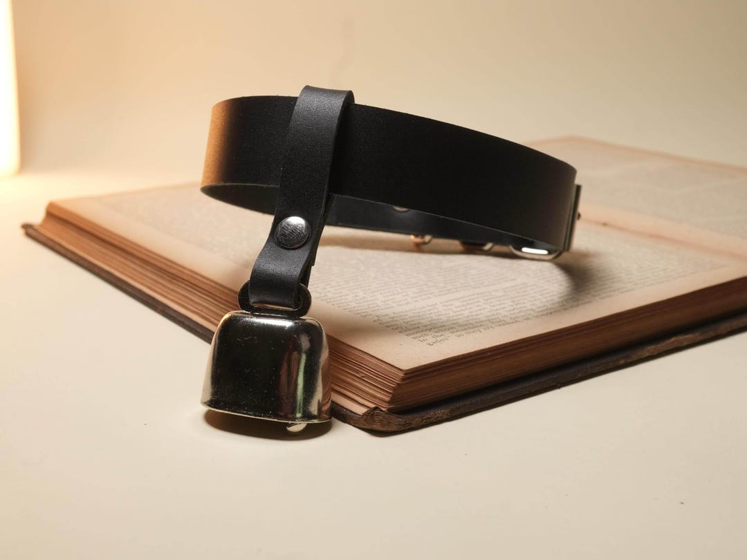 Hucow Collar With Silver Cowbell in Black Leather - Etsy