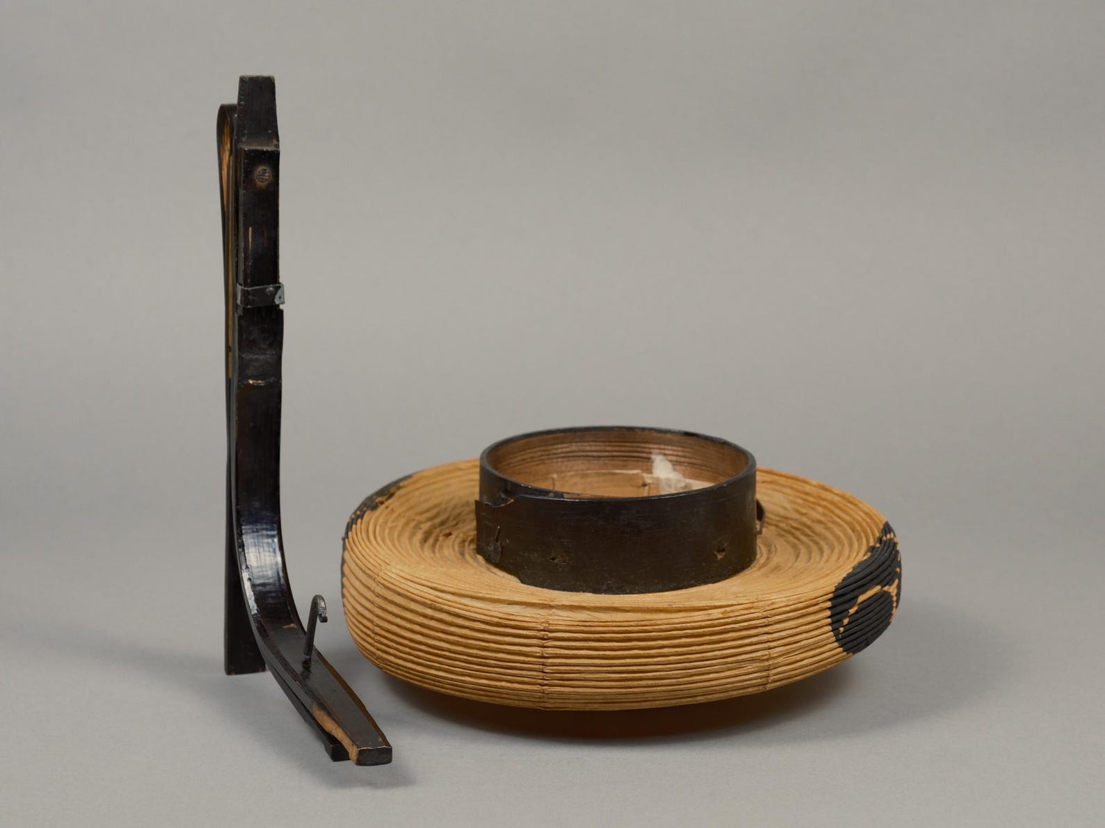 19th Century Edo Period Antique Japanese Lantern With Hidari Mitsudomoe ...