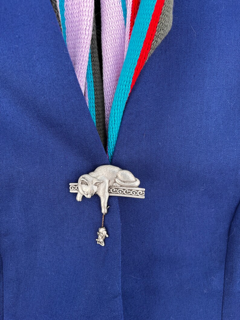 JJ Cat Brooch Playing With a Mouse - Etsy