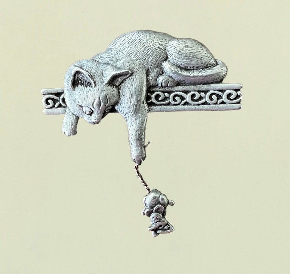 JJ Cat Brooch Playing With a Mouse - Etsy