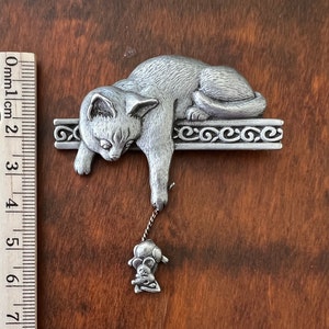 JJ Cat Brooch Playing With a Mouse - Etsy
