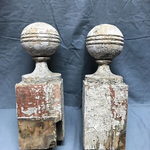 Antique VTG Pair Ball Top Finials Turned Wood Shabby Cottage Chic Old ...
