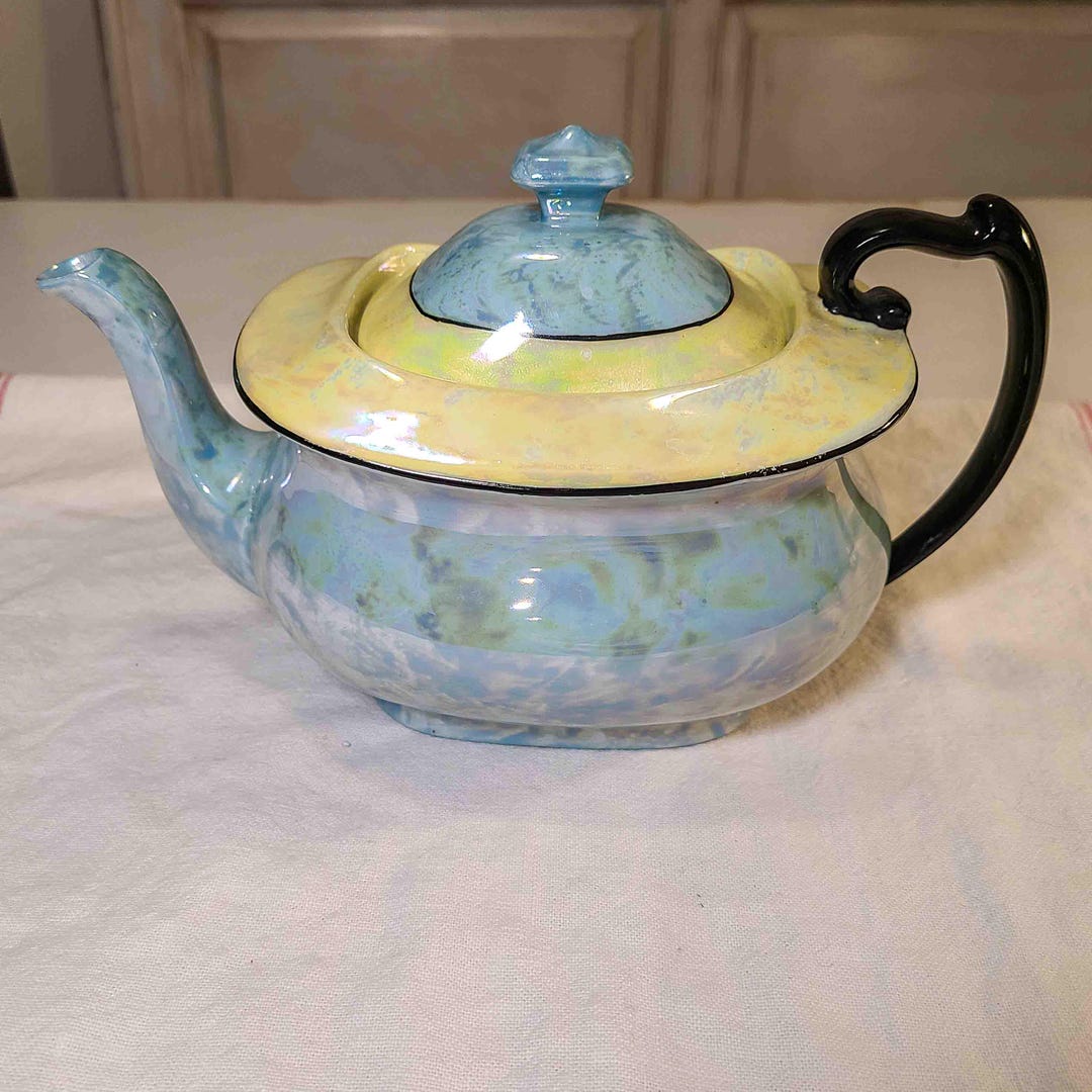 Lusterware Porcelain Teapot - Vintage Czech-slovakia - Phoenix Pattern ...
