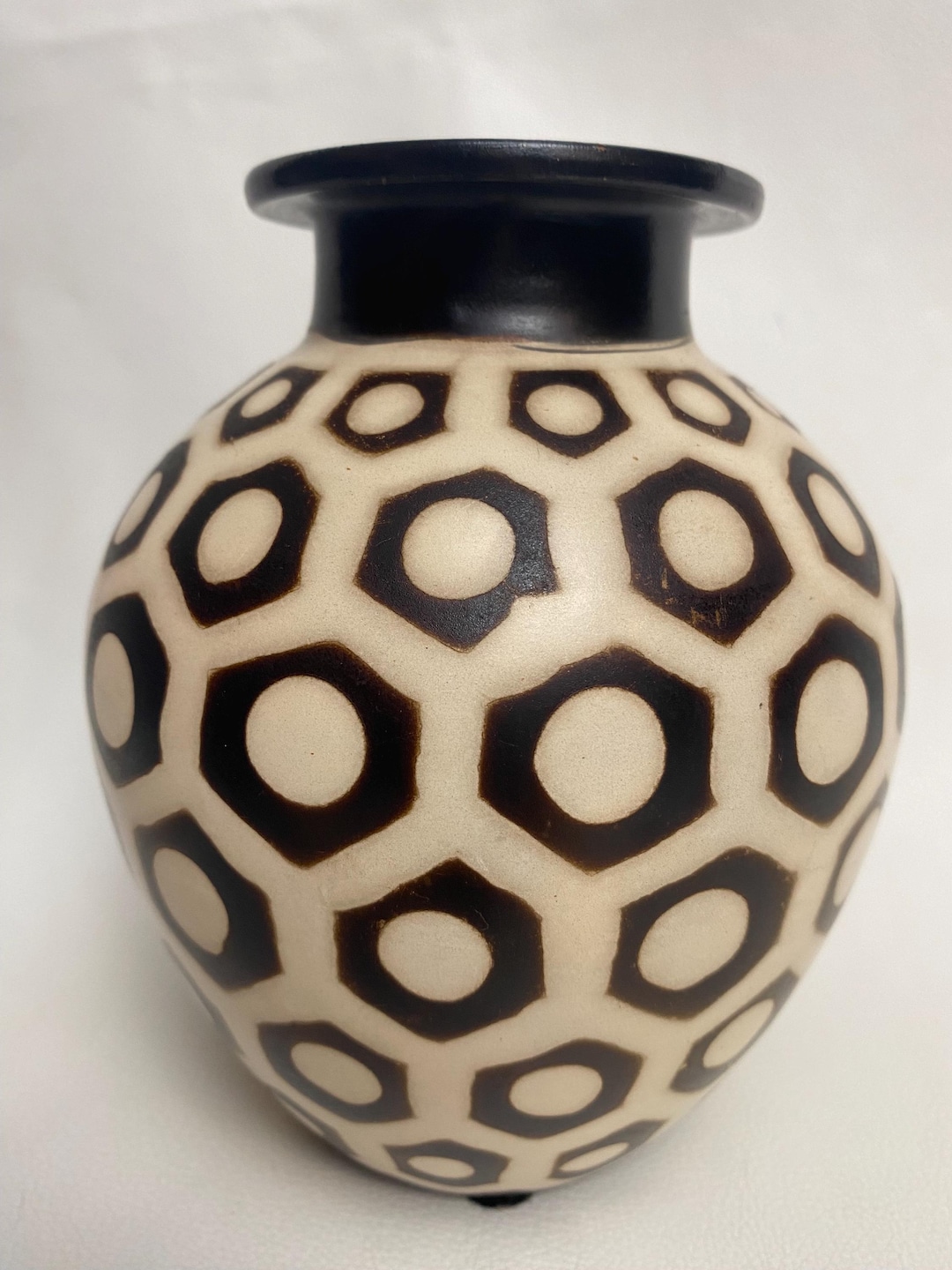 Peruvian Chulucanas Pottery Vase Signed Geometric Design Matte Vase ...