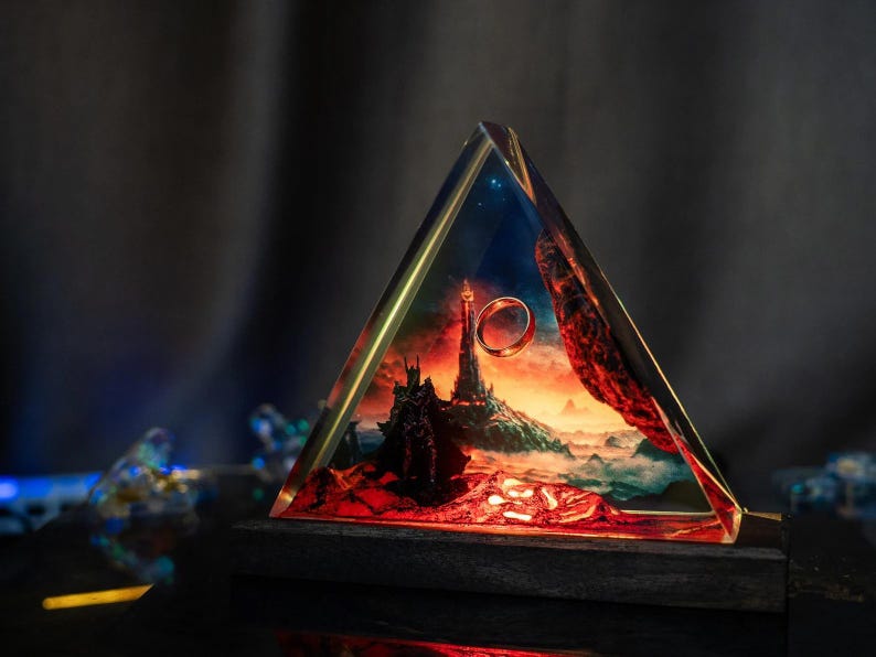 Sauron Barad-dûr Resin Lamp | Lord of the Rings Pyramid Diorama | One ...