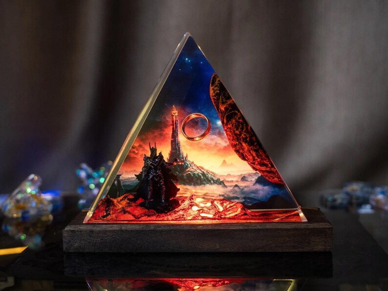 Sauron Barad-dûr Resin Lamp | Lord of the Rings Pyramid Diorama | One ...