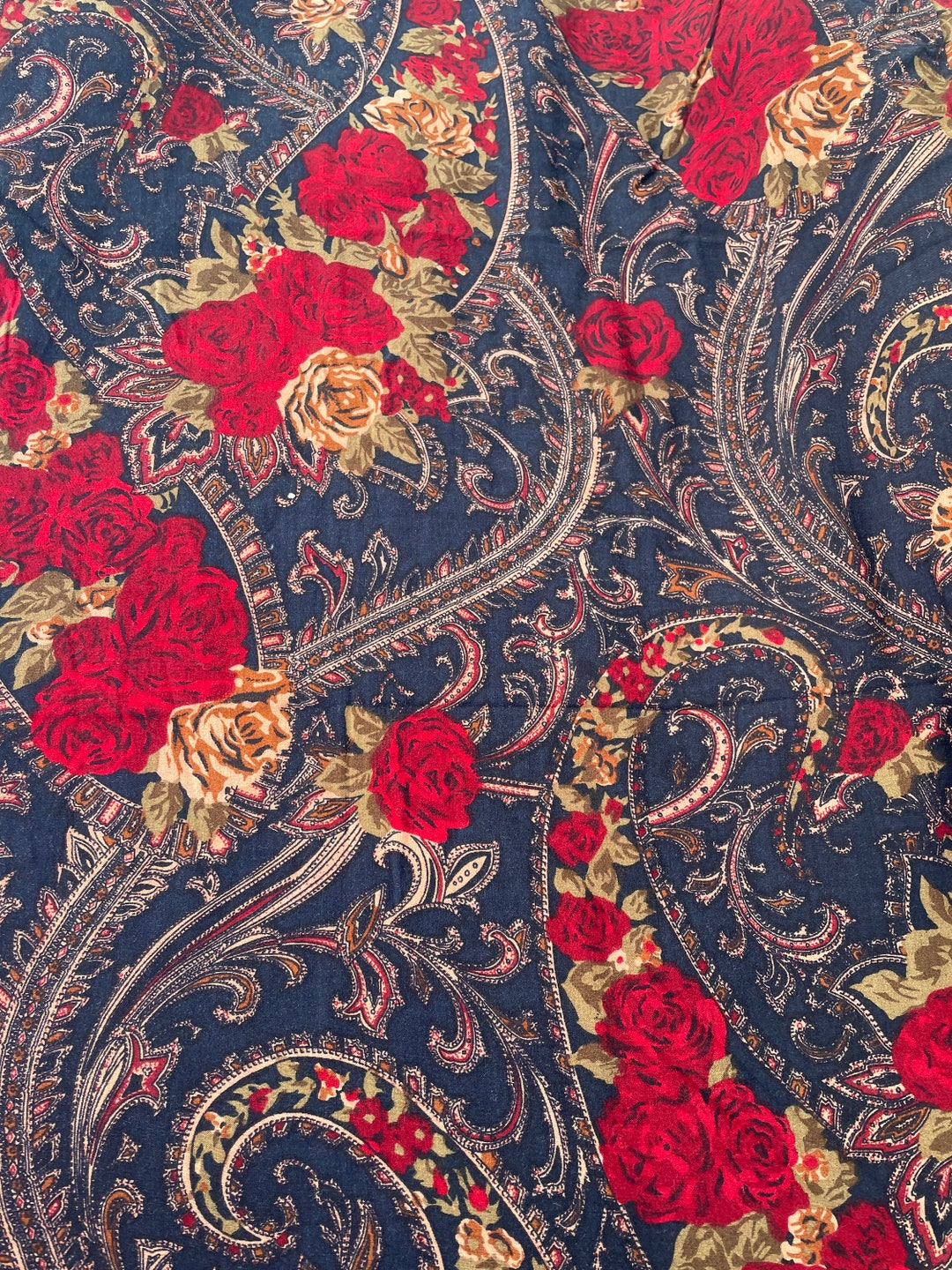 Red Roses and Paisley Vintage Fabric Mod Apparel Floral Bold Roses - Etsy