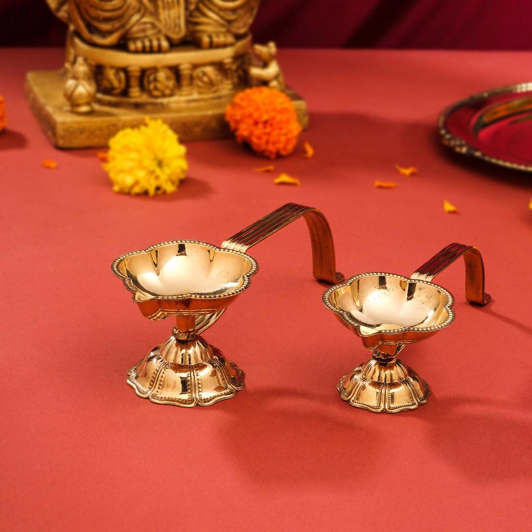 Brass Aarti Diya With Handle Traditional Aarti Diya Brass Pooja Diya ...