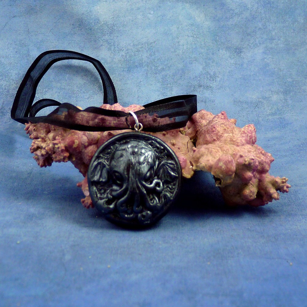 Antique Silver Small Cthulhu Cameo Necklace, Polymer Clay Lovecraft ...