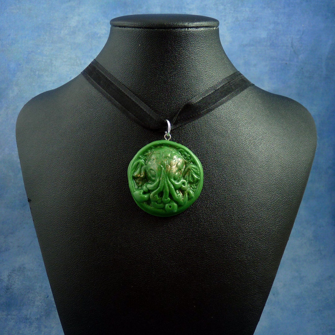 Green Small Cthulhu Cameo Necklace, Polymer Clay Lovecraft Jewelry - Etsy
