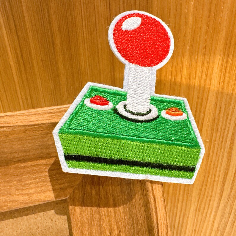 Mini Handmade Embroidery Game Console, DIY Clothes Patch Embroidery ...
