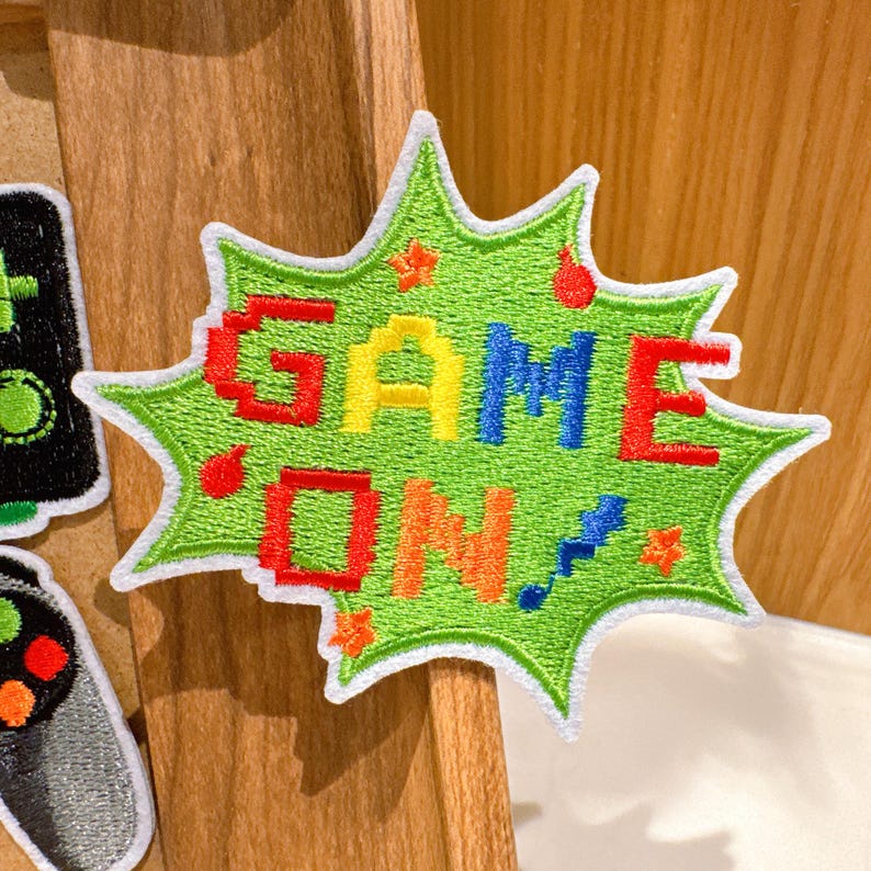 Mini Handmade Embroidery Game Console, DIY Clothes Patch Embroidery ...