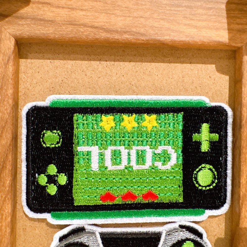 Mini Handmade Embroidery Game Console, DIY Clothes Patch Embroidery ...