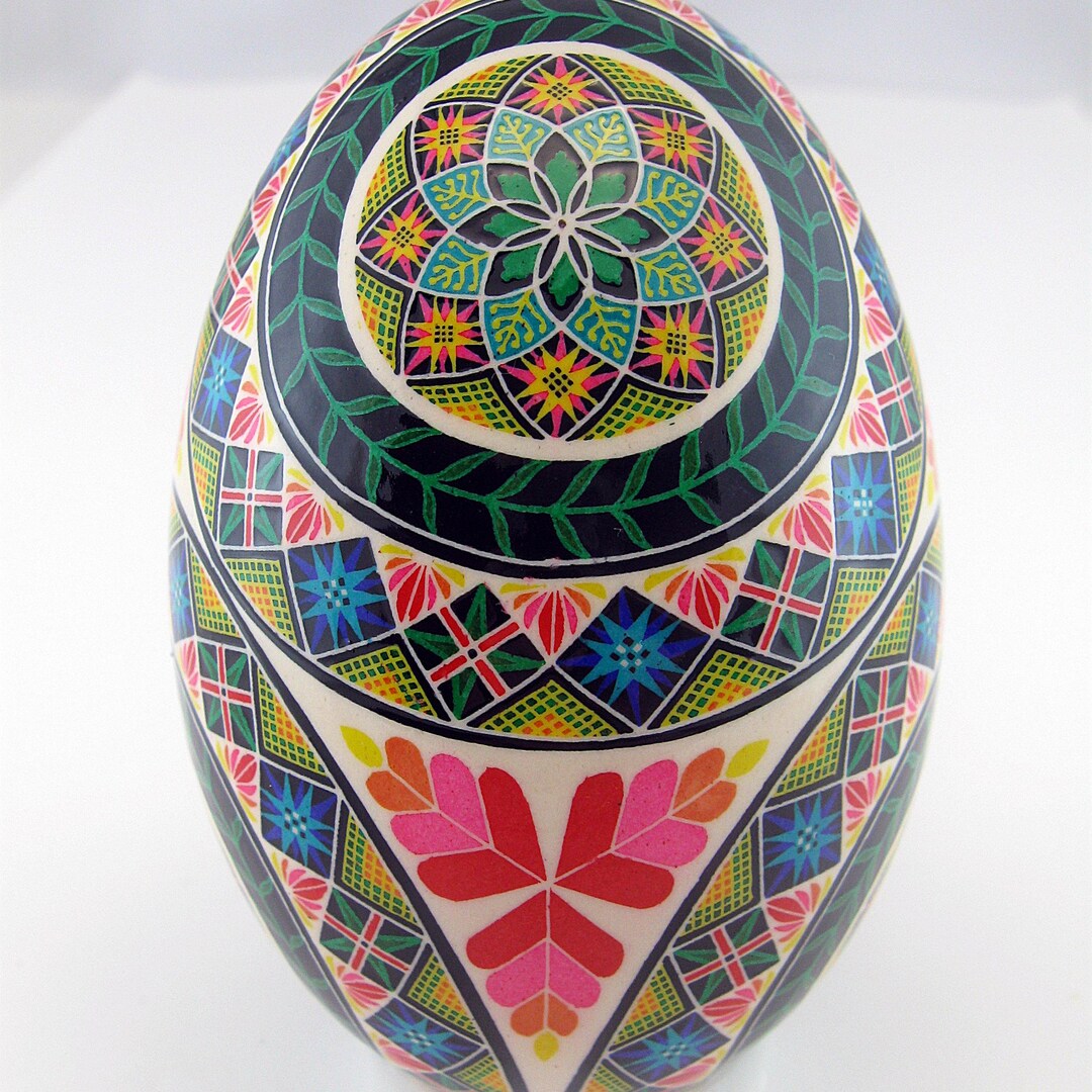 Pysanky Eggs. Ukrainian Pysanka Easter Eggs. Hand Painted Goose Egg ...
