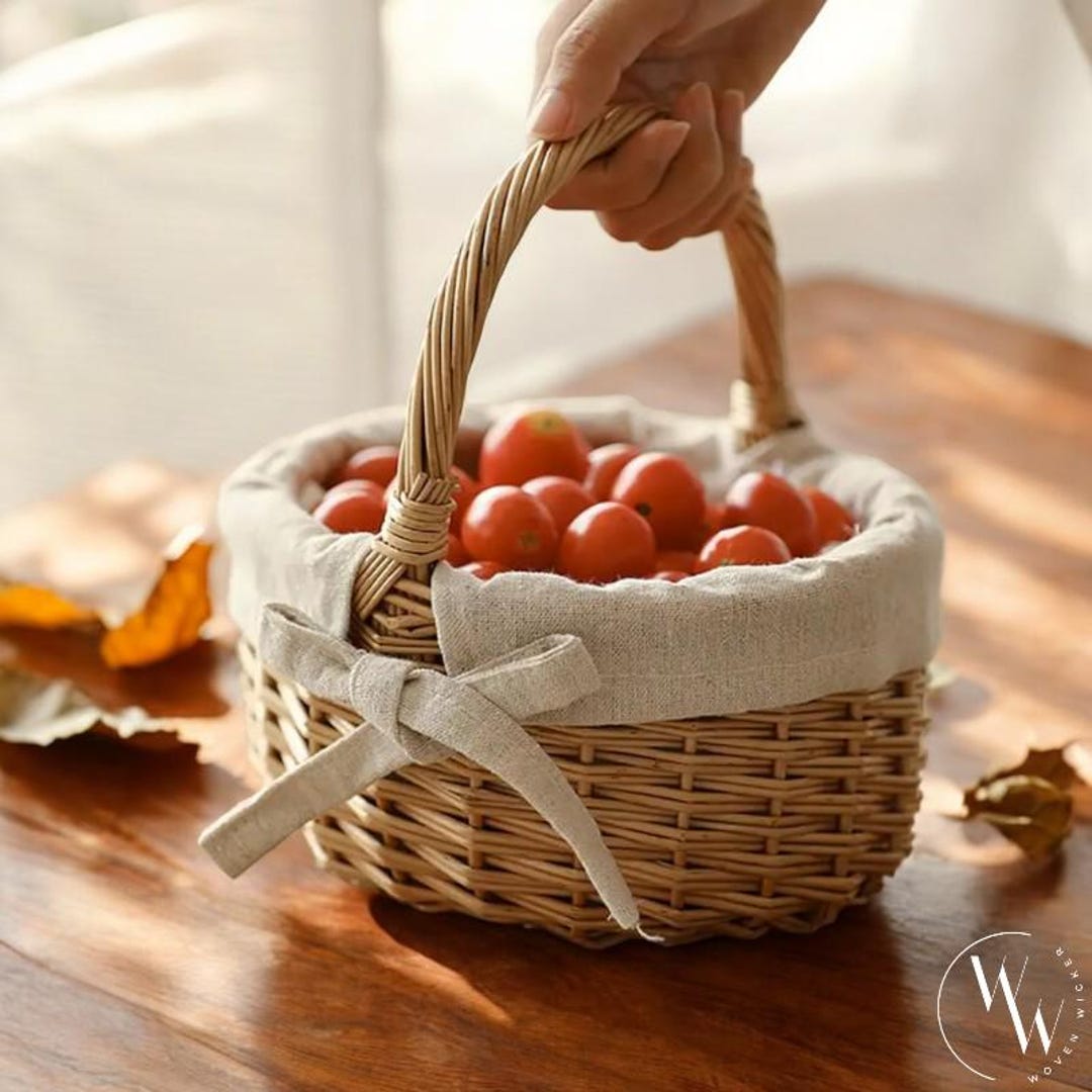 Classic Hand-woven Wicker Basket With Linen Lining, Organic Flower ...