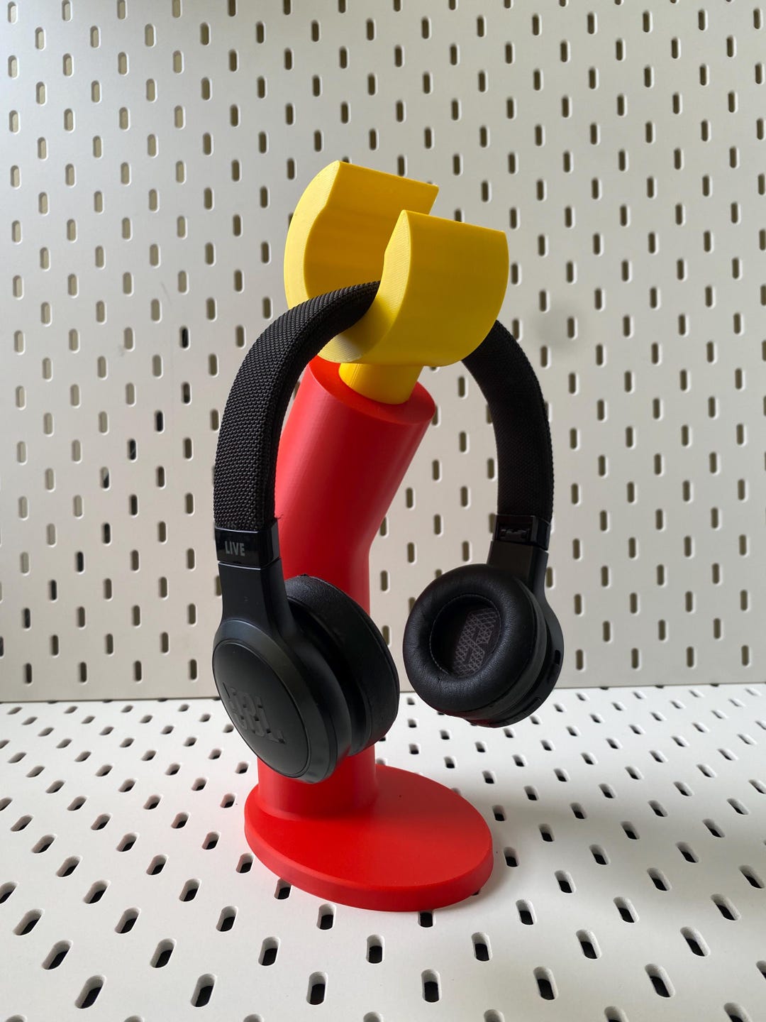 3D Printed Lego-inspired Headphone Stand - A Fun and Functional Gaming ...