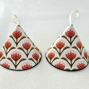 Set of 2 Modern Floral Cone Style Potholders - Etsy