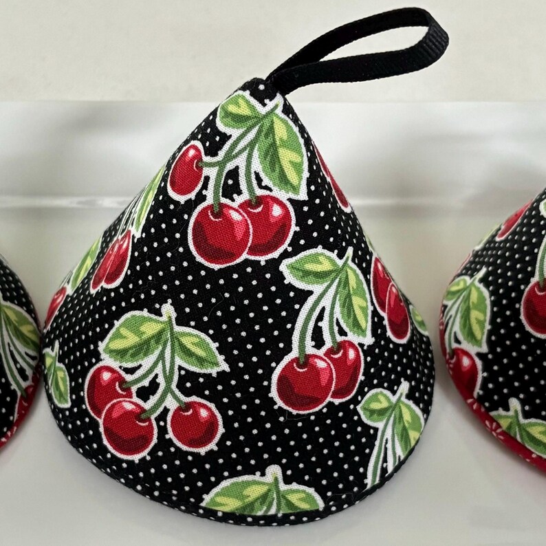 Set of 2 CHERRIES on Pin Dots Cone-style Potholders - Etsy