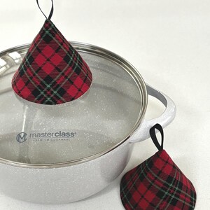 Set of 2 Holiday Red & Green PLAID Cone Style Potholders - Etsy