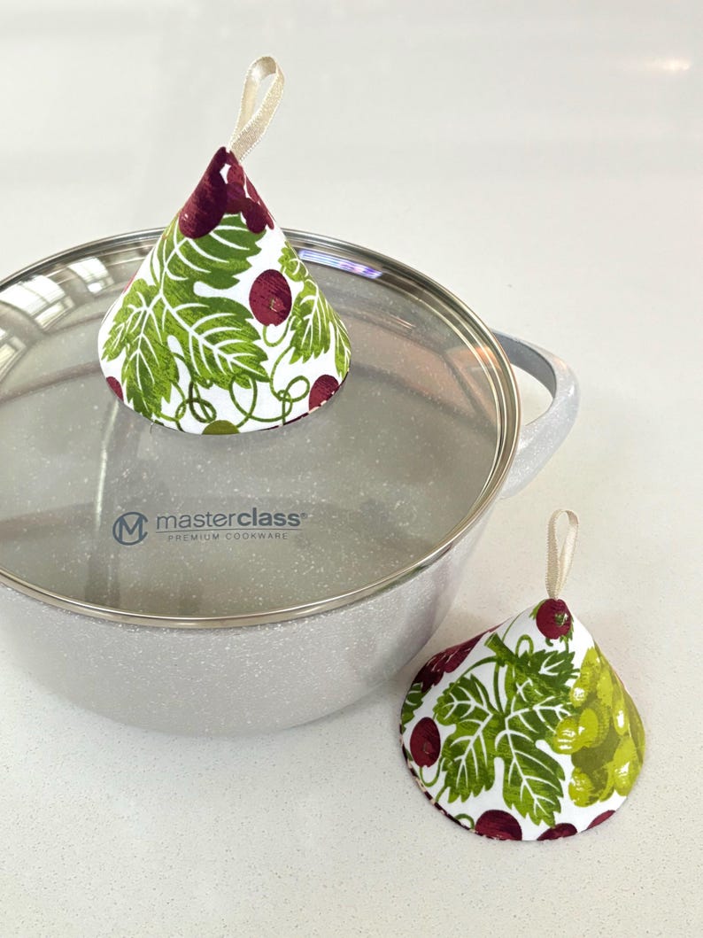 SET of 2 WINE & VINE Cone Style Potholders! - Etsy