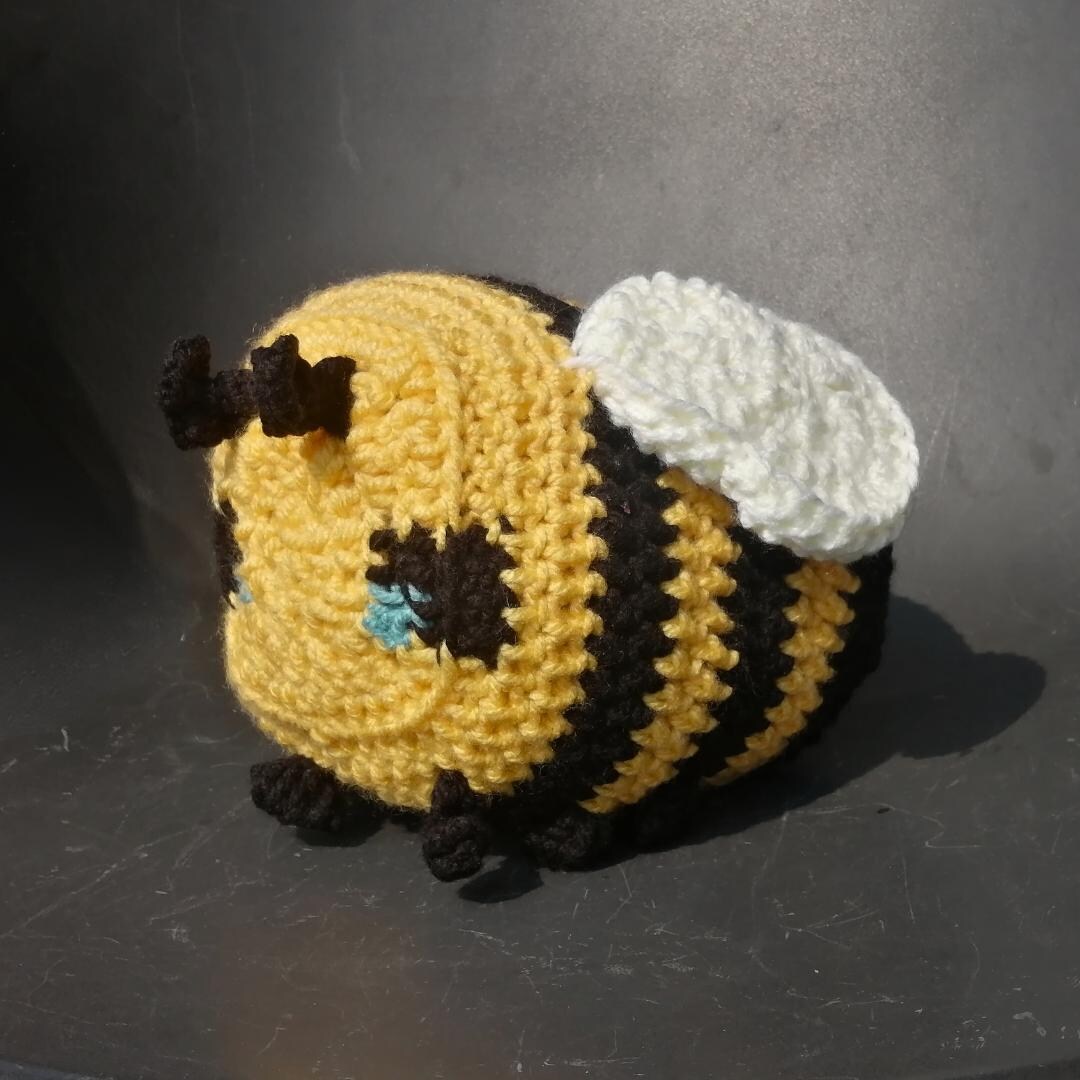 Minecraft Inspired Bee Crochet Pattern | Blocky Bumblebee Amigurumi PDF ...