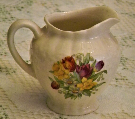 SIMPSONS POTTERY Solian Ware PROVIDENCE Creamer / - Etsy