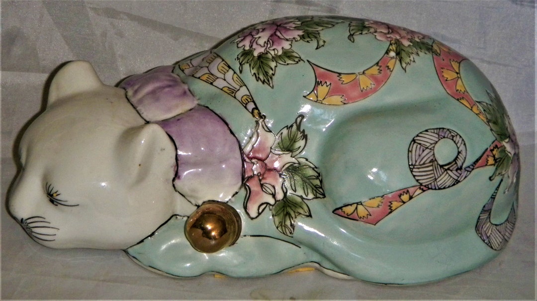 CHAT ENDORMI EN PORCELAINE CHINE PEINTE À LA MAIN CHINOISERIE - Etsy Canada