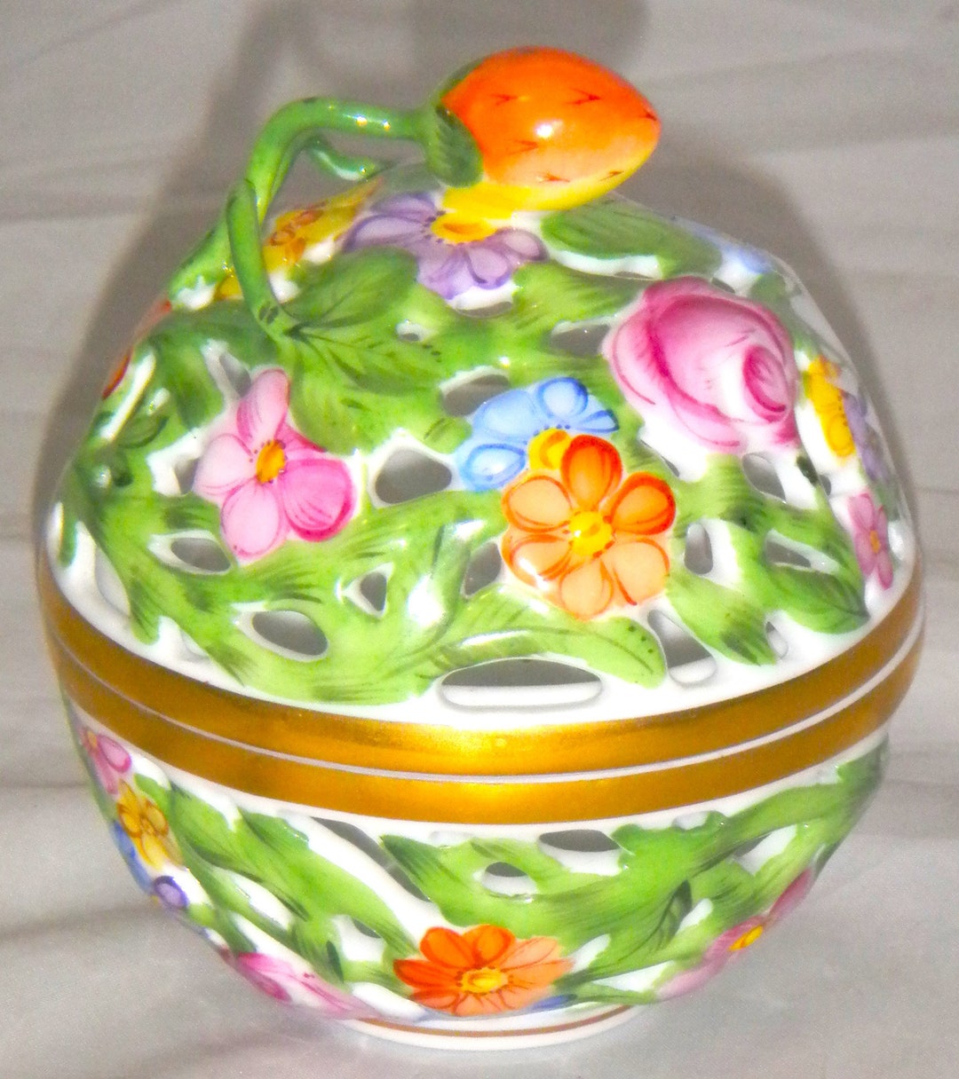 HEREND Porcelain Handpainted Reticulated Openwork Lidded Trinket Box ...