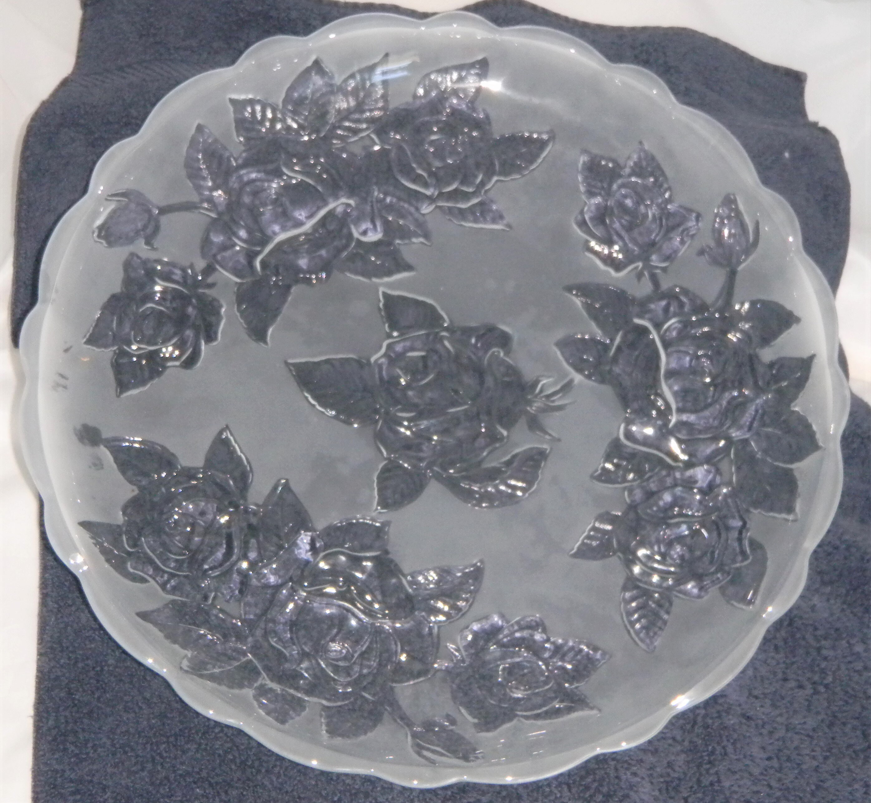 Laura Glass Works Japan Rose Parade Round Scalloped Frosted - Etsy