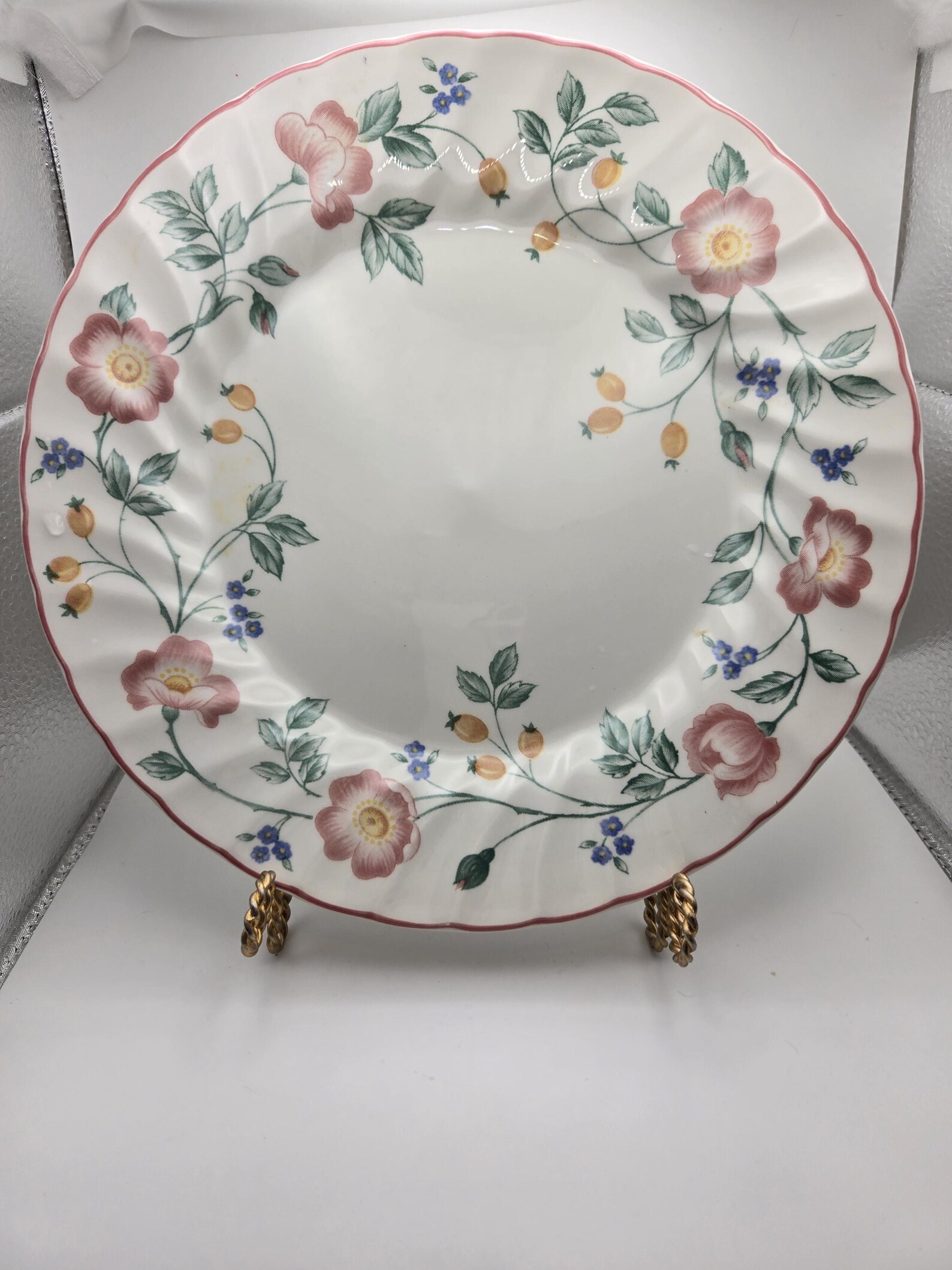 Discontinued Briar Rose Pattern Plates From Churchill in England. - Etsy