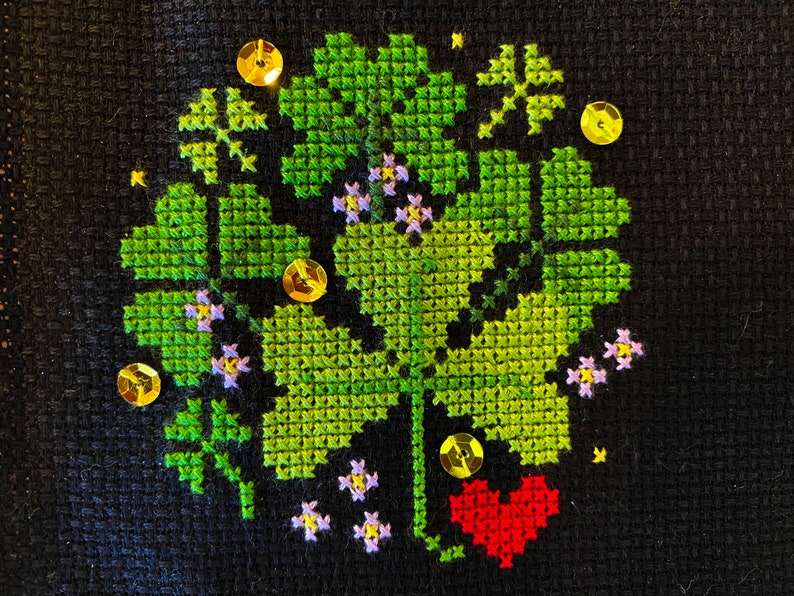 PDF -- Clover Cross Stitch Pattern - Etsy