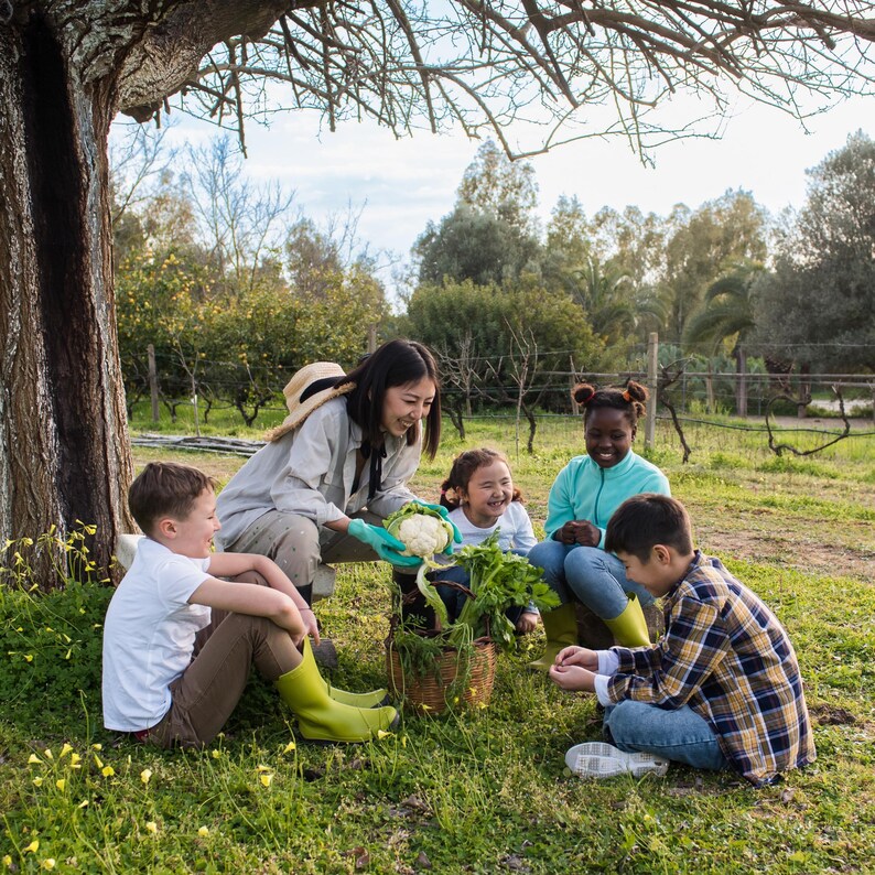 Spring Day Scavenger Hunt Game for Kids & Families | Outdoor Spring ...