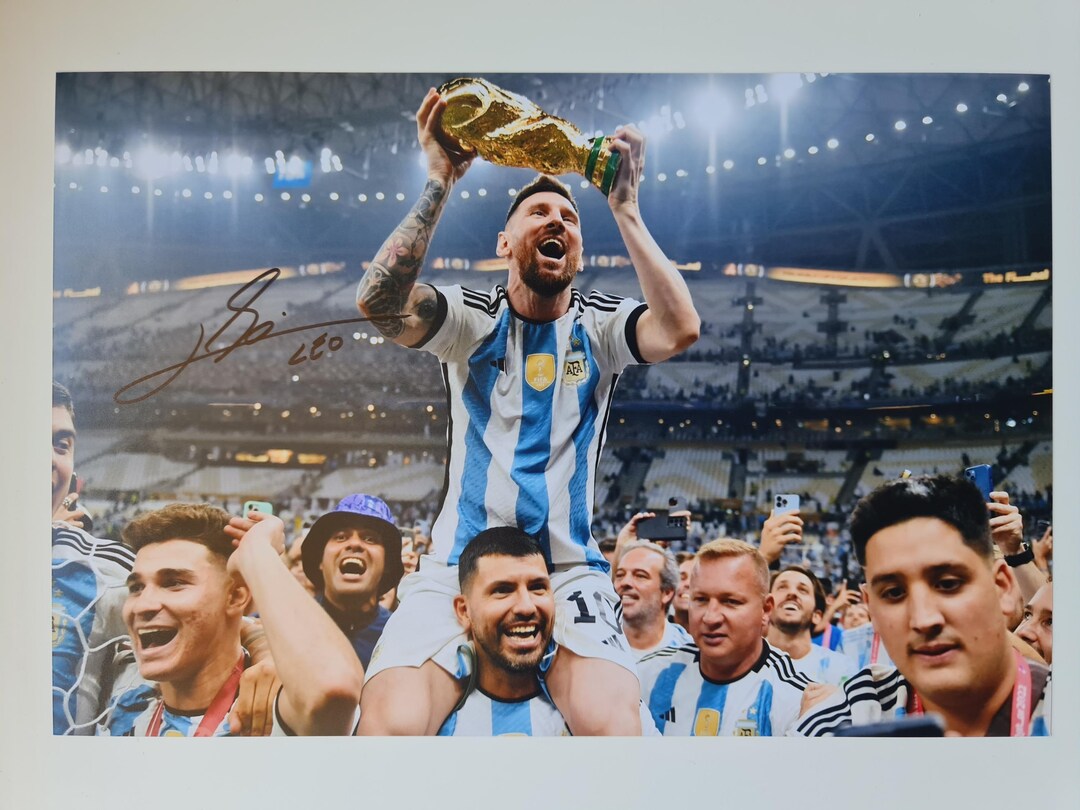 Lionel Messi Hand-signed Autographed 30x20cm Photo lifetime COA - Etsy