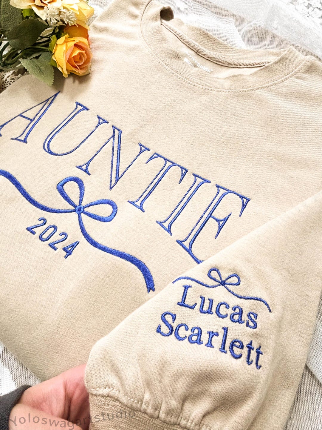 Auntie Embroidered Sweatshirt With Names on Sleeve, Aunt Sweatshirt ...