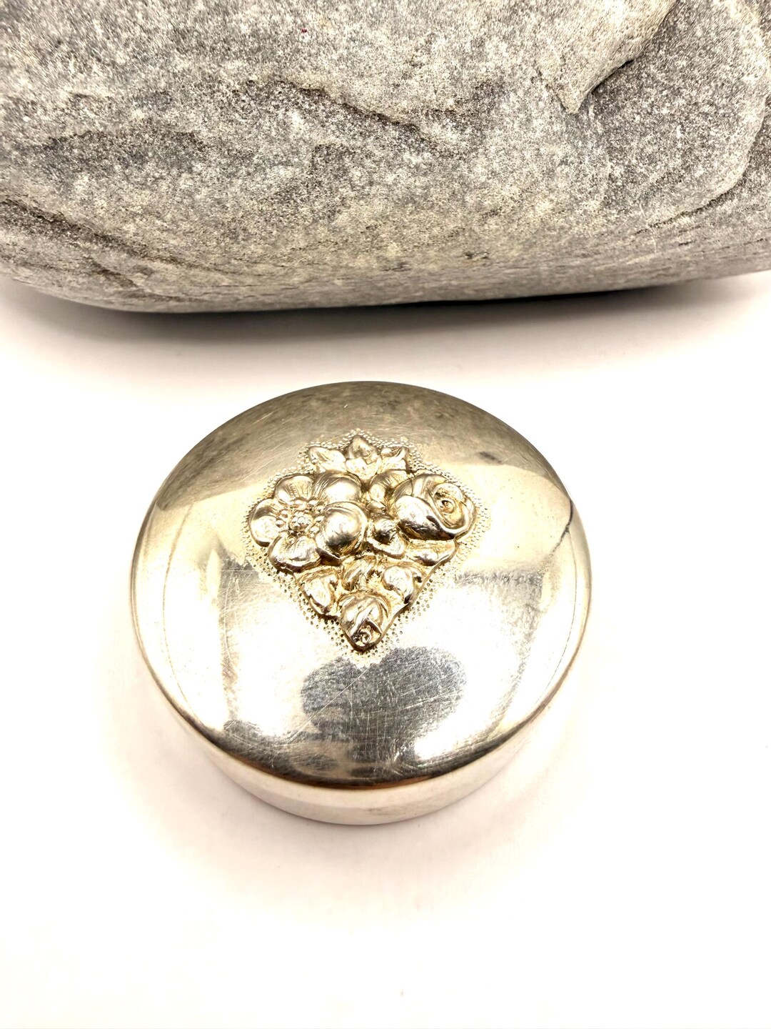 Silver Pillbox 925 | Bouquet of Flowers in Relief | Dutch Silver Lion I ...