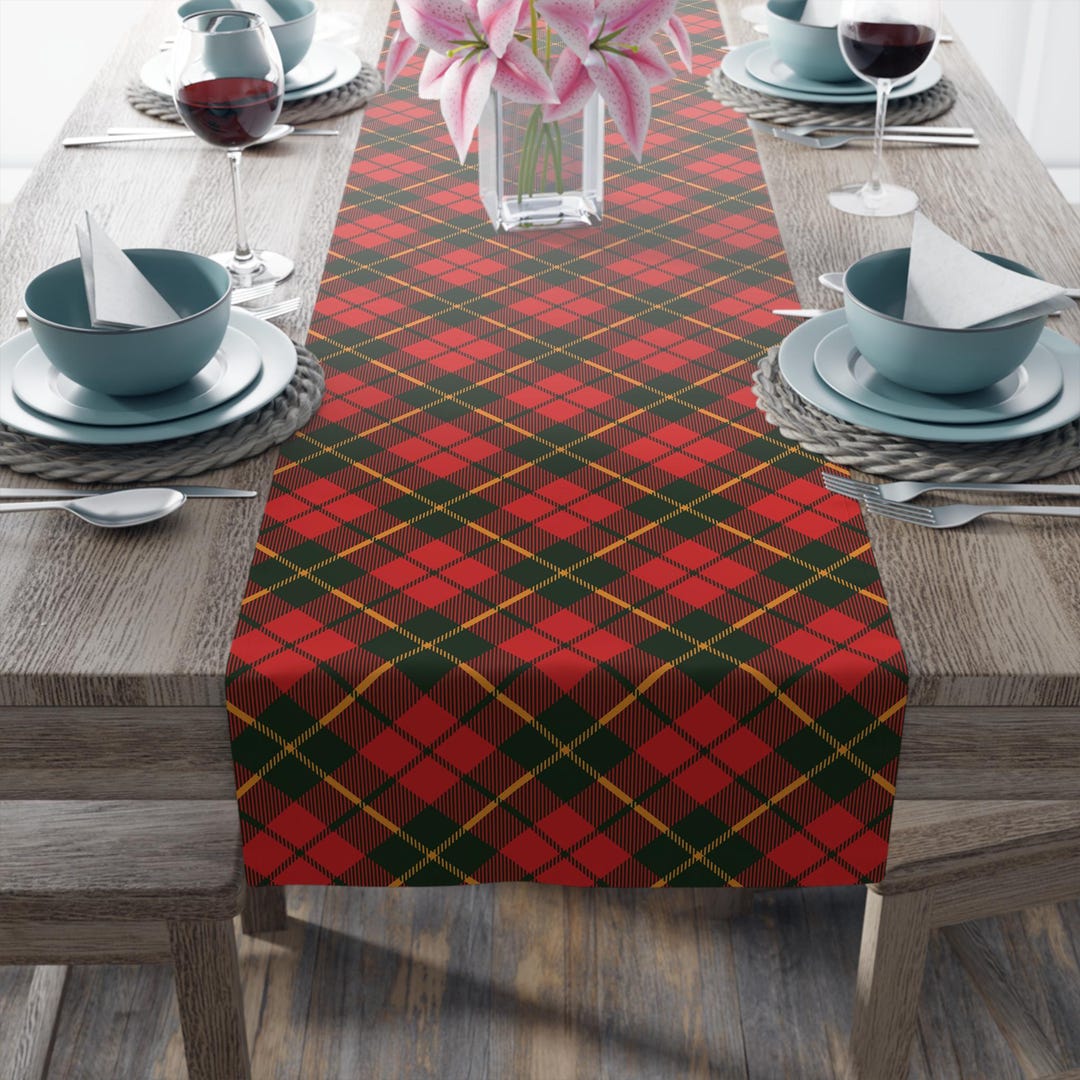 Rustic Tartan Plaid Christmas Table Runner: Elegant Holiday Cabin Decor ...