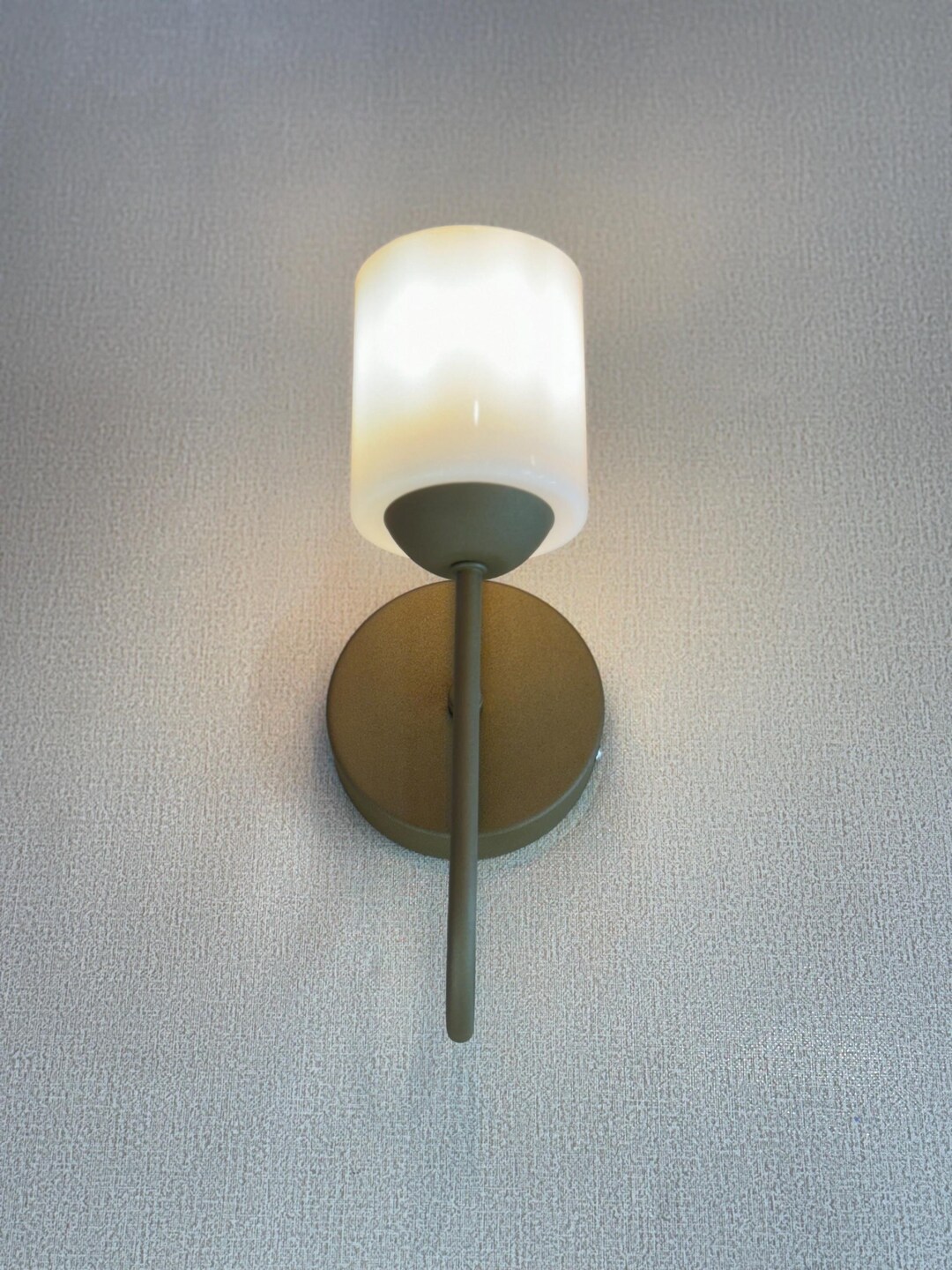 Modern Minimalist Wall Sconce for Bedroom, Living Room, or Hallway ...