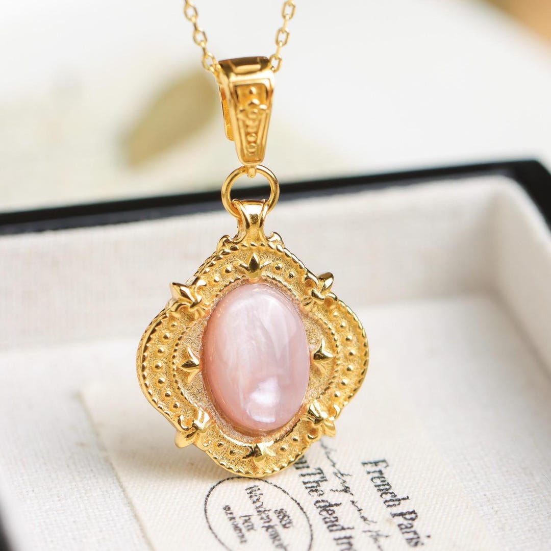Pink Conch Shell Pendant Necklace: Gold Plated Silver, Mother of Pearl ...