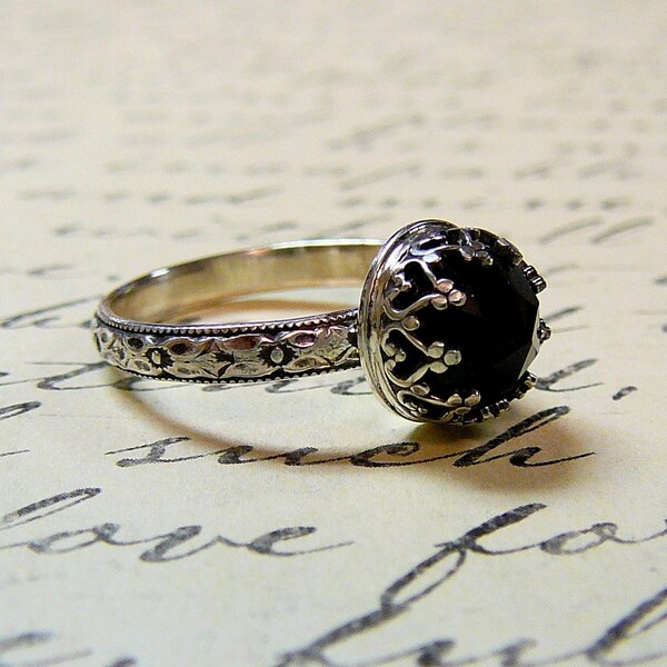 Gothic Ring - Etsy
