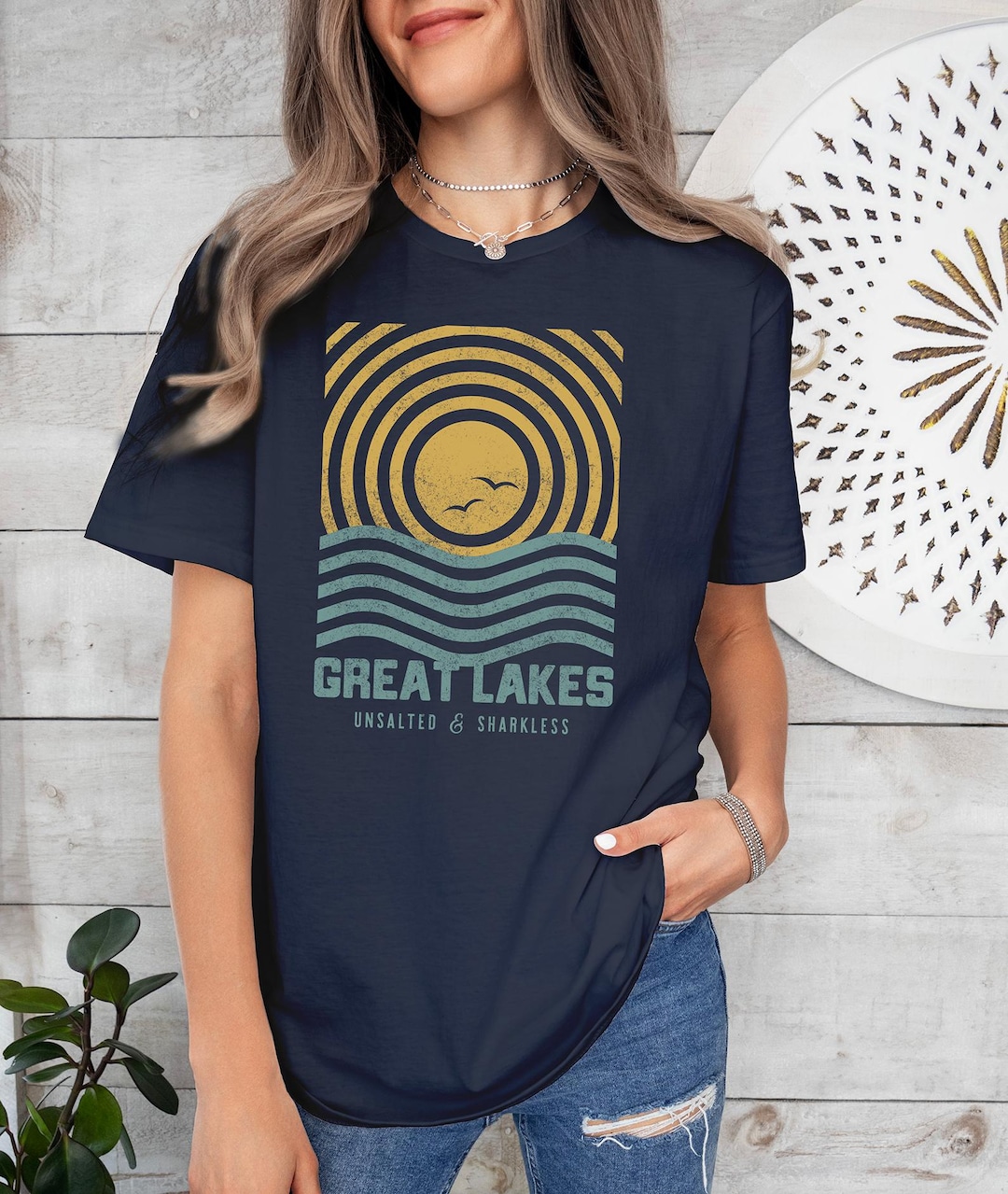 Great Lakes Graphic Short-sleeve Unisex T-shirt - Retro Design ...