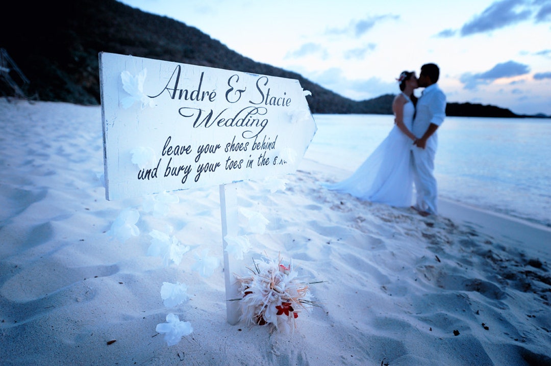 Beach Wedding Sign | Custom Beach Wedding Sign | Wedding Arrow Sign ...