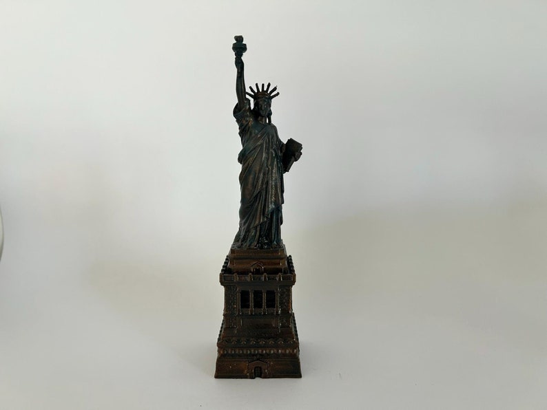 Statue of Liberty, USA History Buffs Gift, Iconic New York Sculpture ...